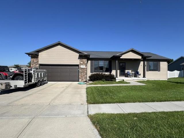 1320 Nalan Dr, Juniata, NE 68955