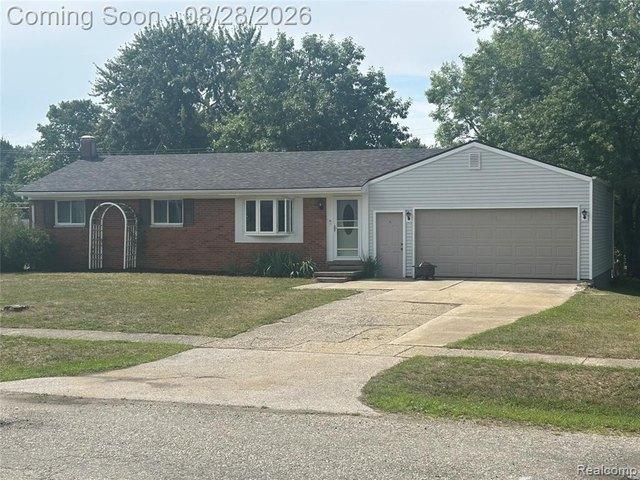 1320 Athlone St, Oxford Township, MI 48371