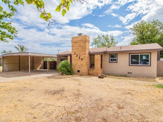 1320 Avenue L, Ralls, TX 79357
