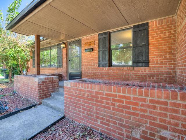 1320 Avondale Drive