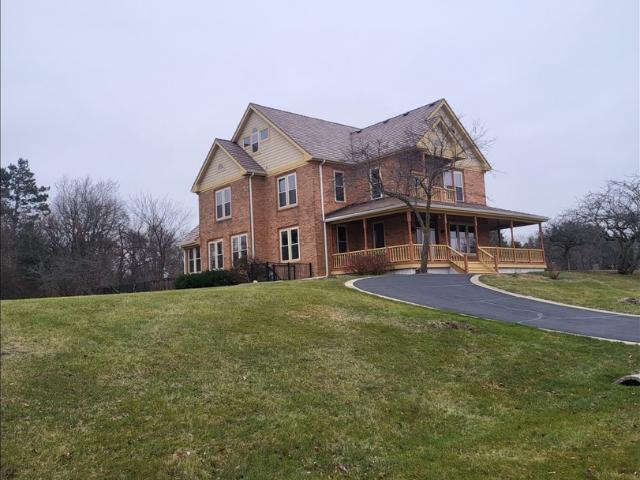 1320 Bull Valley Dr, Woodstock, IL 60098 | MLS #12506 | Compass