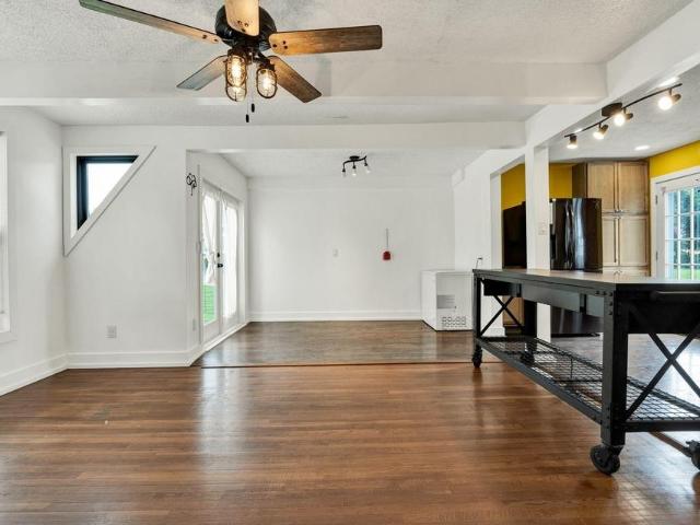 1320 Benton Pike NE