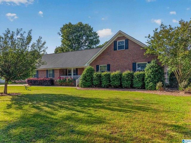 1320 Clara Ln, Gadsden, AL 35903