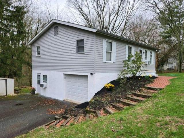 1320 Doris Dr, Pottstown, PA 19464