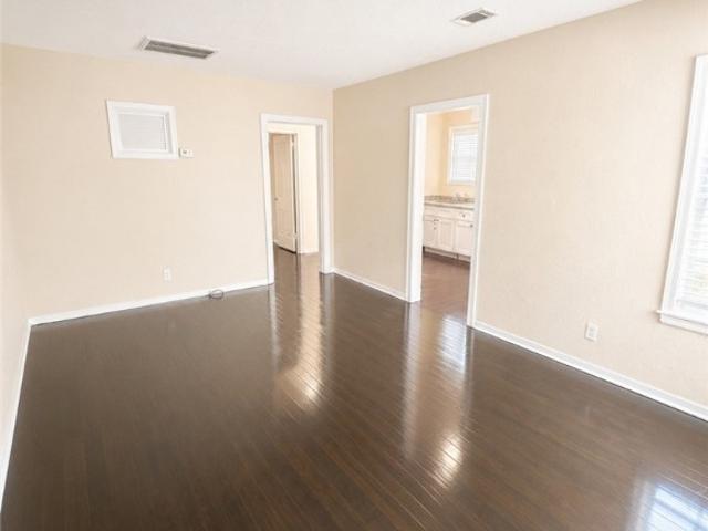 1320 E 54th Street