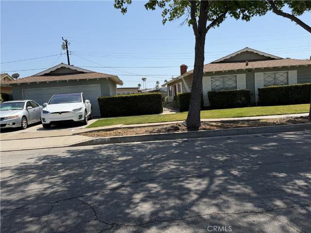 1320 E Trenton