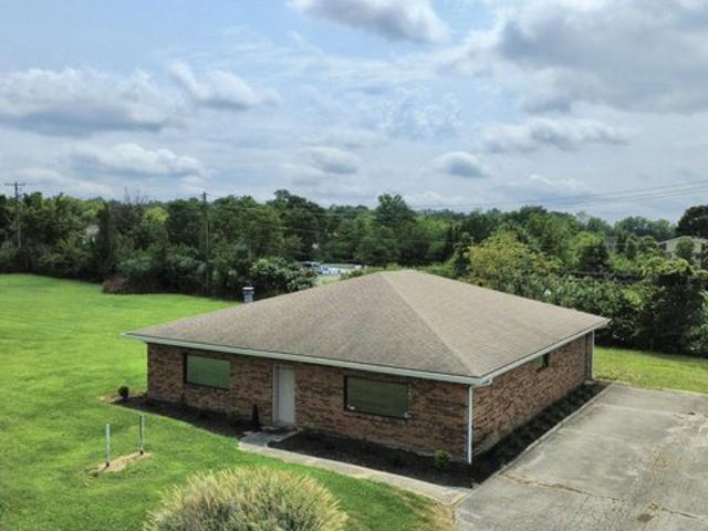 1320 Fulton Rd, Winchester, KY 40391
