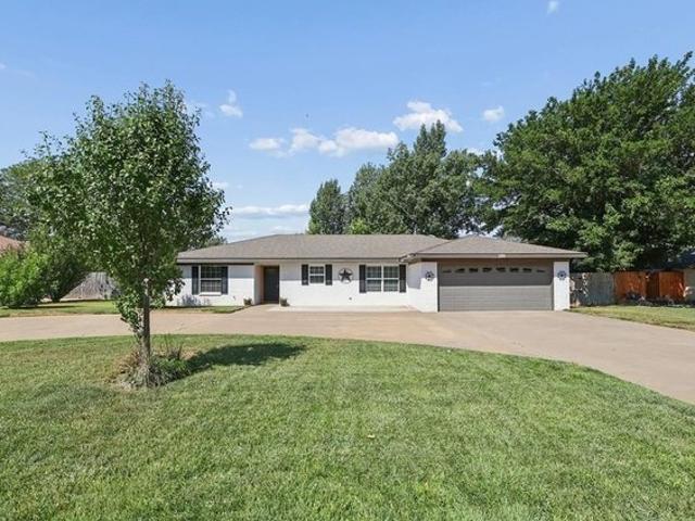 1320 Kiowa Trl, Dalhart, TX 79022