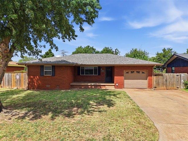 1320 S 11th St, Kingfisher, OK 73750