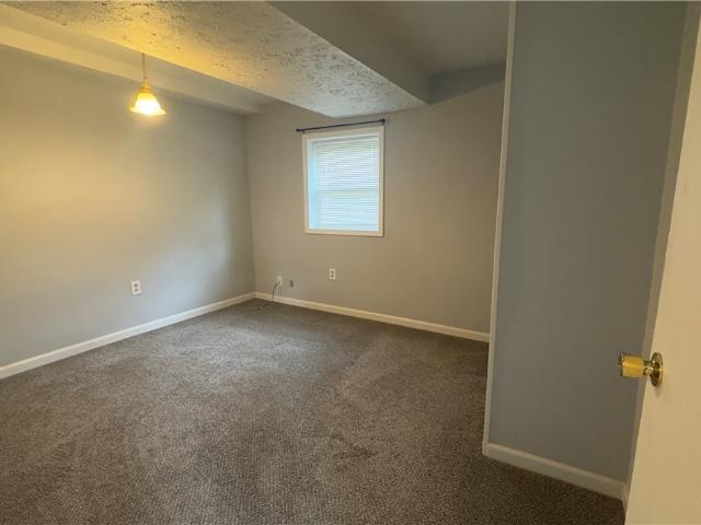 1320 W Montrose 3