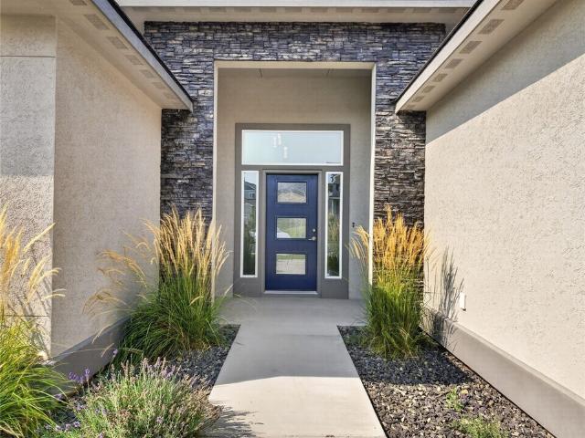 1320 W Pax Court
