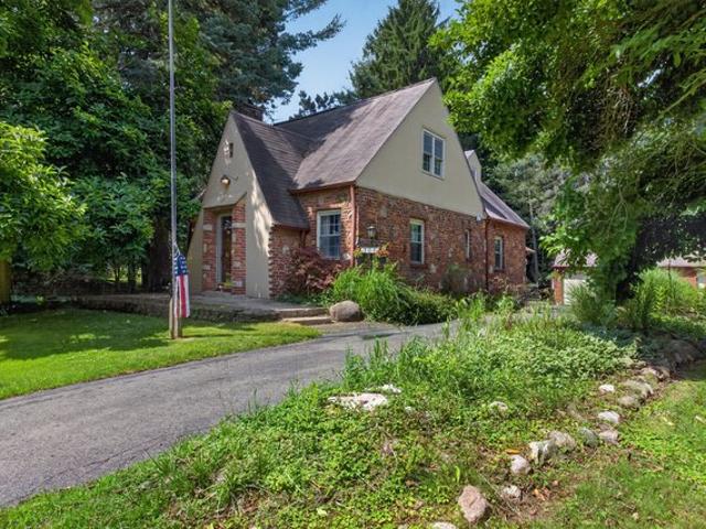 1320 Warren Ave, Jackson, MI 49203