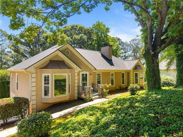 1320 Willow Tree Dr, Woodstock, GA 30188