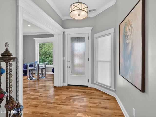 1320 Winter Ave