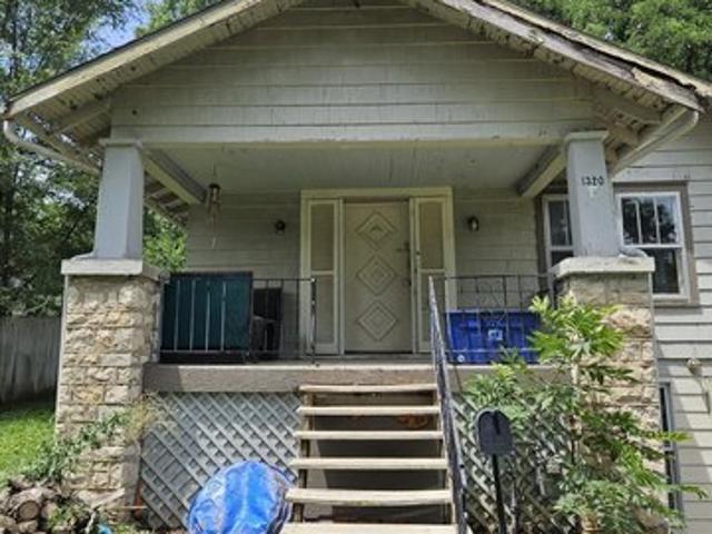 1320 9th Ave, Leavenworth, KS 66048