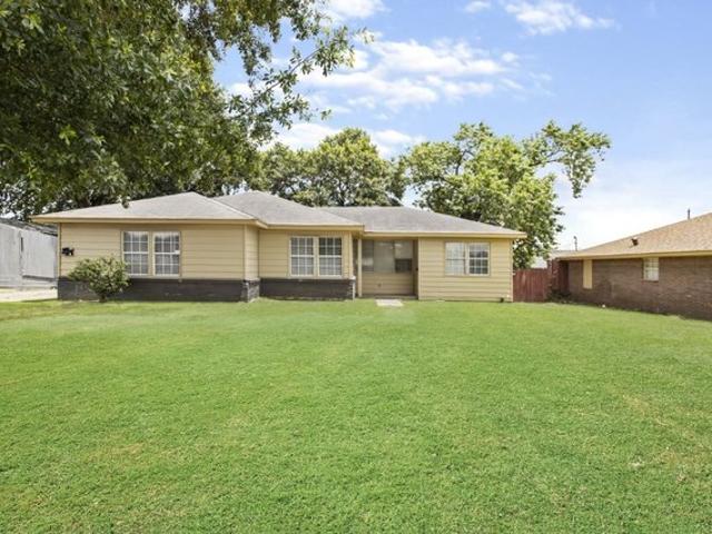 13210 Rockglen St, Houston, TX 77015