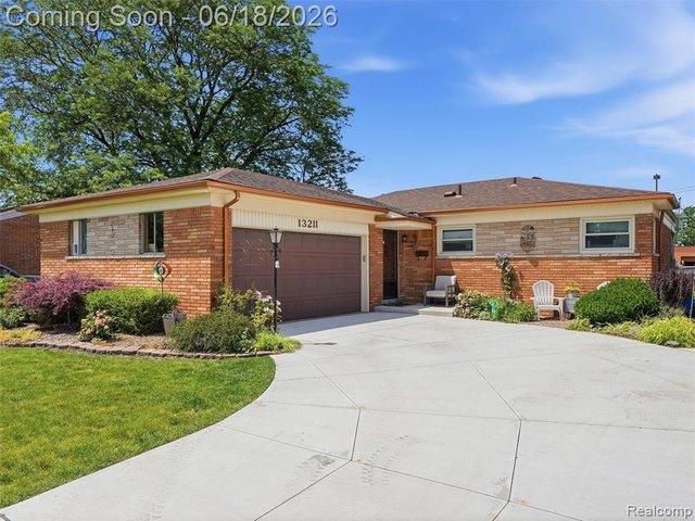 13211 Bloomfield Ave, Warren, MI 48089