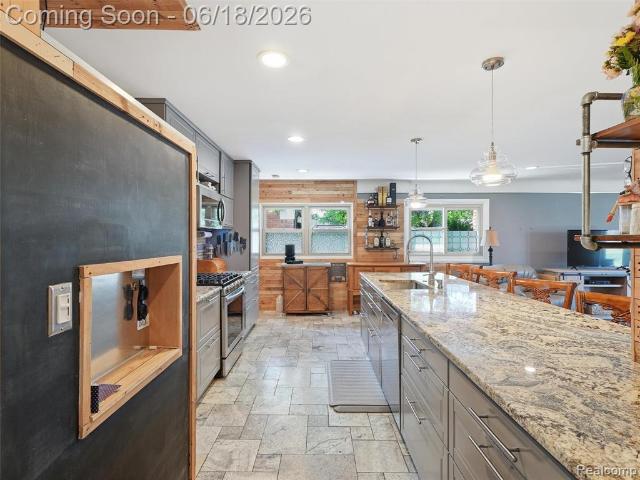 13211 Bloomfield Avenue