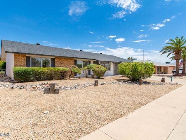 13211 N Lakeforest Dr, Sun City, AZ 85351