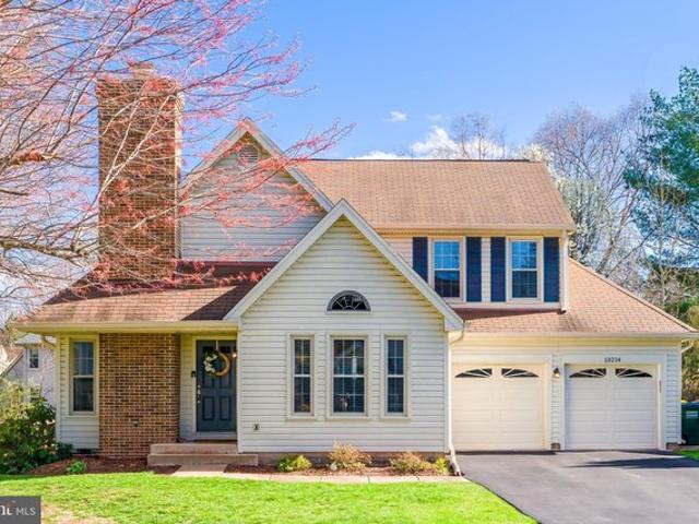 13214 Stone Heather Dr, Herndon, VA 20171