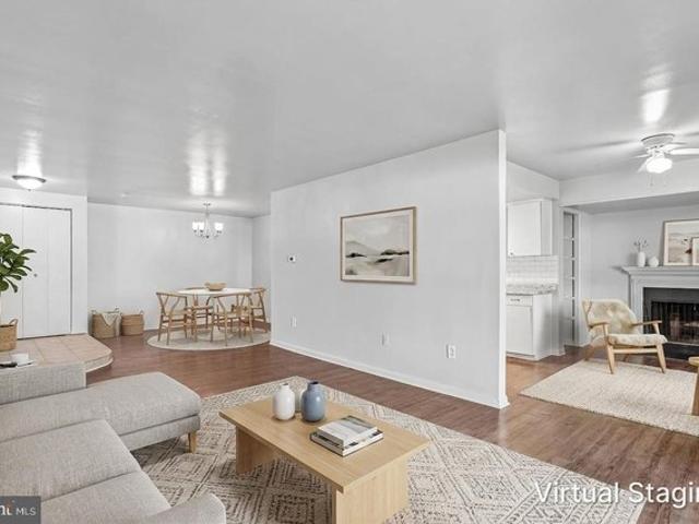 13215 Dairymaid Dr Apt 302, Germantown, MD 20874
