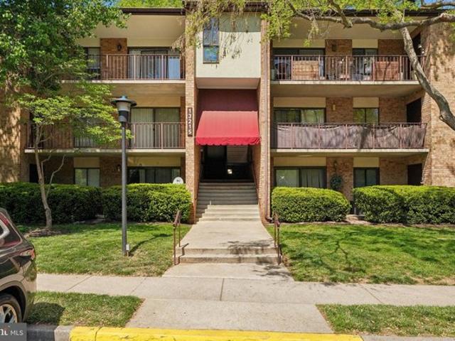13215 Dairymaid Dr Apt 302, Germantown, MD 20874