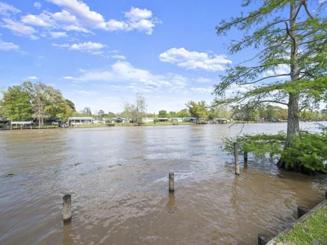 13216 Bayou Terrace Dr, Saint Amant, LA 70774