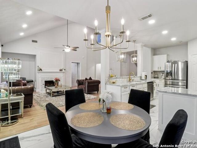 1321 Barton Creek