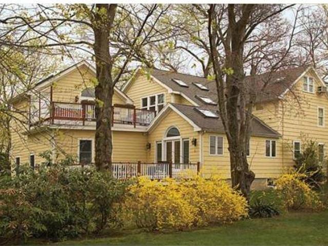 1321 Beacon St, Newton, MA 02468
