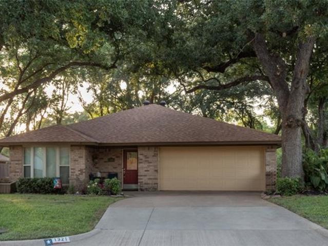 1321 Brookfield Ln, Mansfield, TX 76063