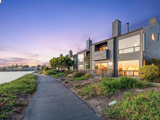 1321 Crown Dr, Alameda, CA 94501