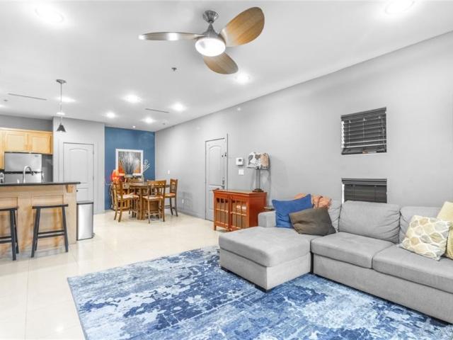 1321 E Camellia Avenue 4