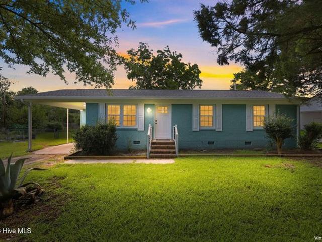 1321 Hunters Rd, New Bern, NC 28562
