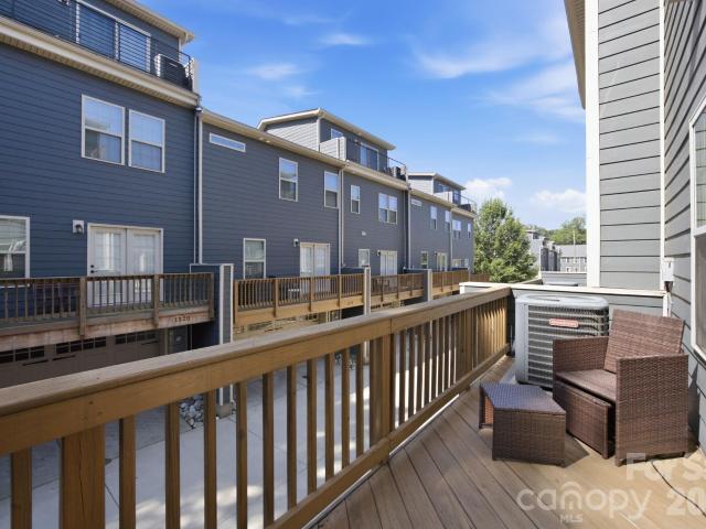 1321 Queen Lyon Court