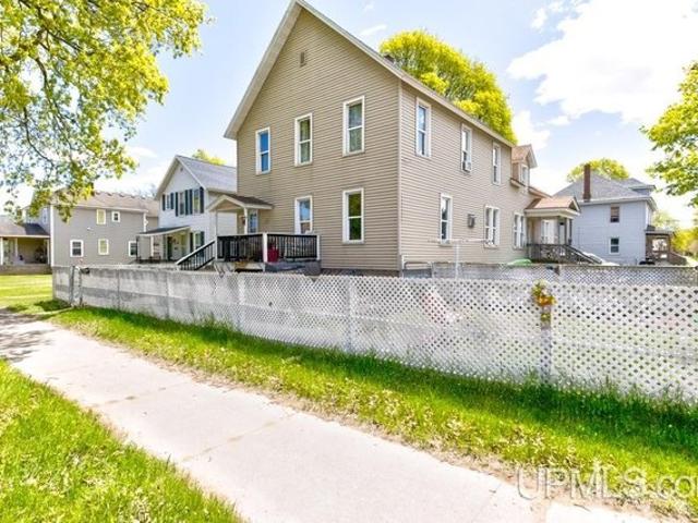 1321 S 1st Ave, Escanaba, MI 49829