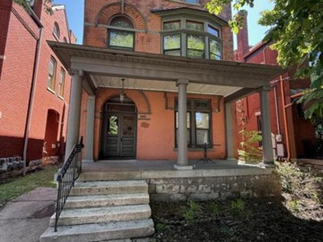 1321 S 1st St, Louisville, KY 40208