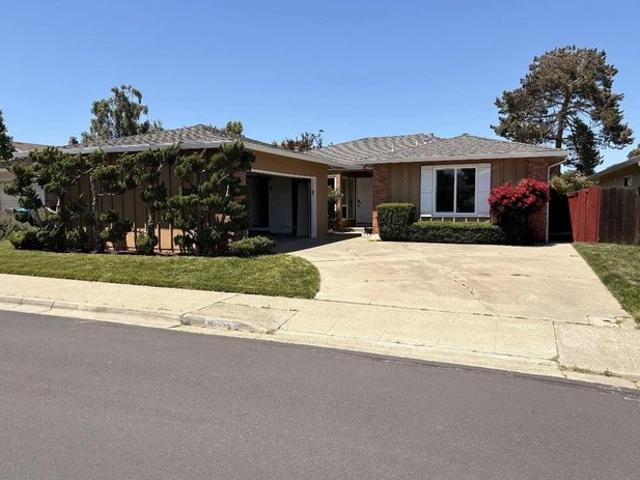 1321 Tarpon St, Foster City, CA 94404