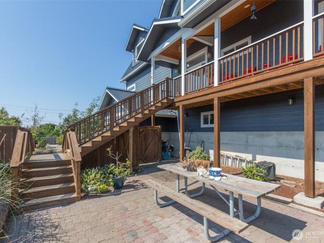 1321 Three Crabs Road