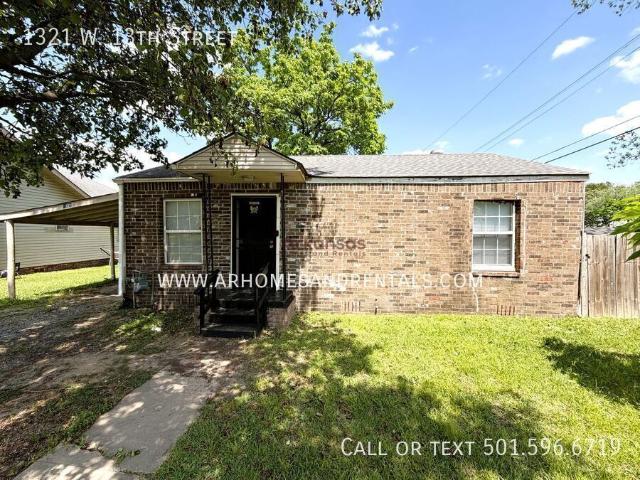 1321 W. 13th Street | 3 Bedrooms | 2 Bathrooms * 1/2 Off First Month's Rent!
