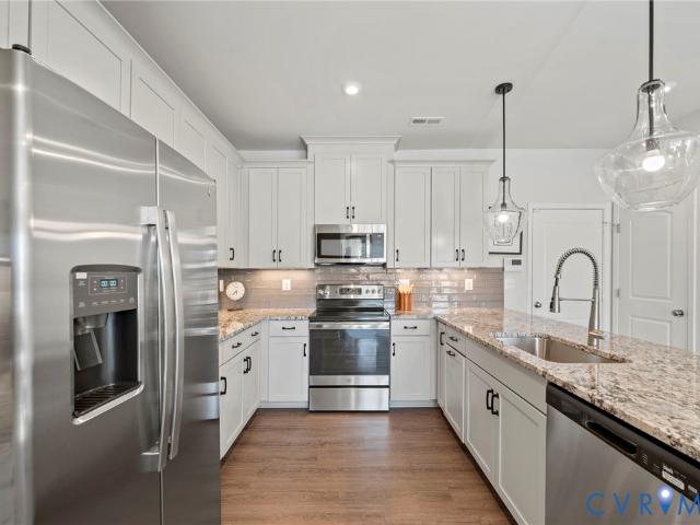 13220 Brattice Loop