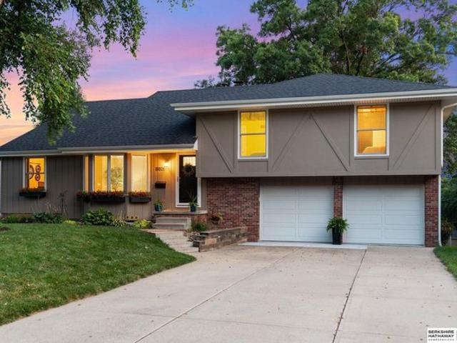 13221 Cedar Cir, Omaha, NE 68144