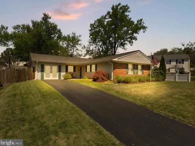 13221 Parson Ln, Fairfax, VA 22033