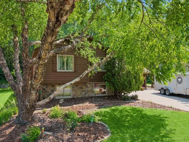 13225 Court Pl, Burnsville, MN 55337