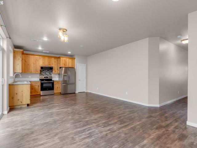 1322 NE 82ND DR