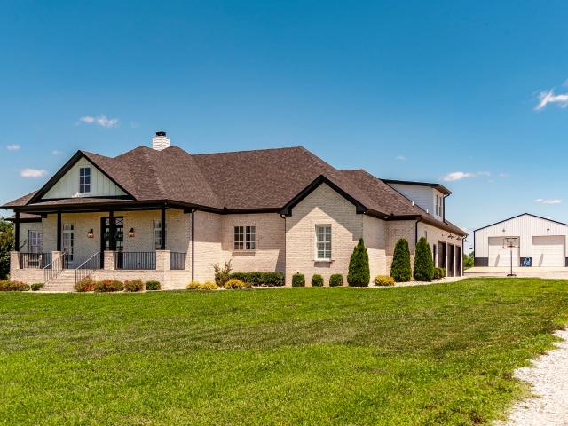 1322 Barry Ln