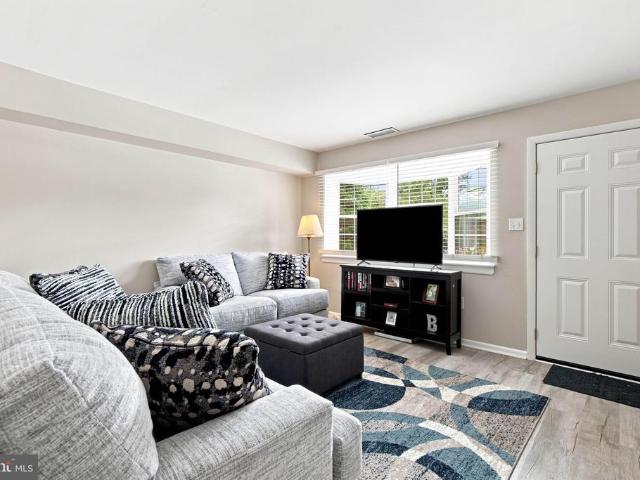 1322 Blue Jay Drive