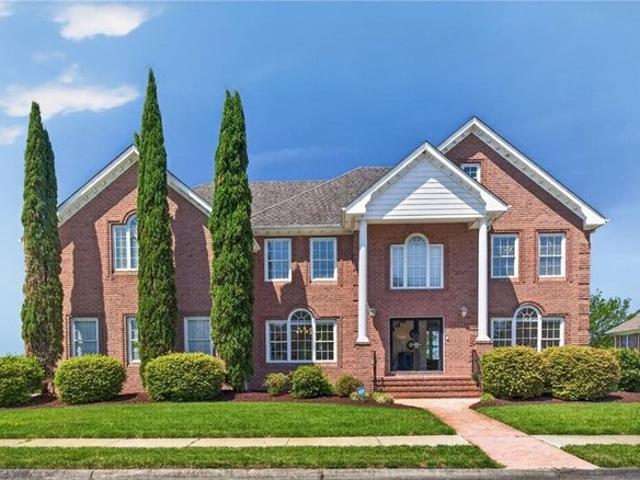 1322 Club House Dr, Chesapeake, VA 23322