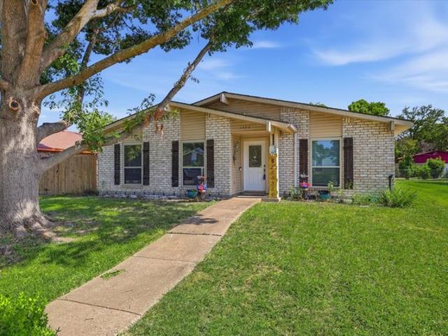 1322 Paris Dr, Garland, TX 75040