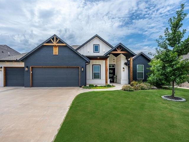 1322 Presidio Dr, Norman, OK 73072