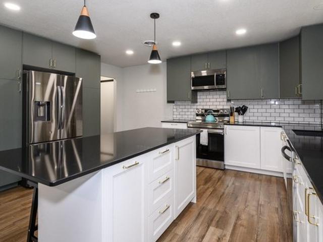 1322 Ridgeview Ln NE, Bismarck, ND 58501